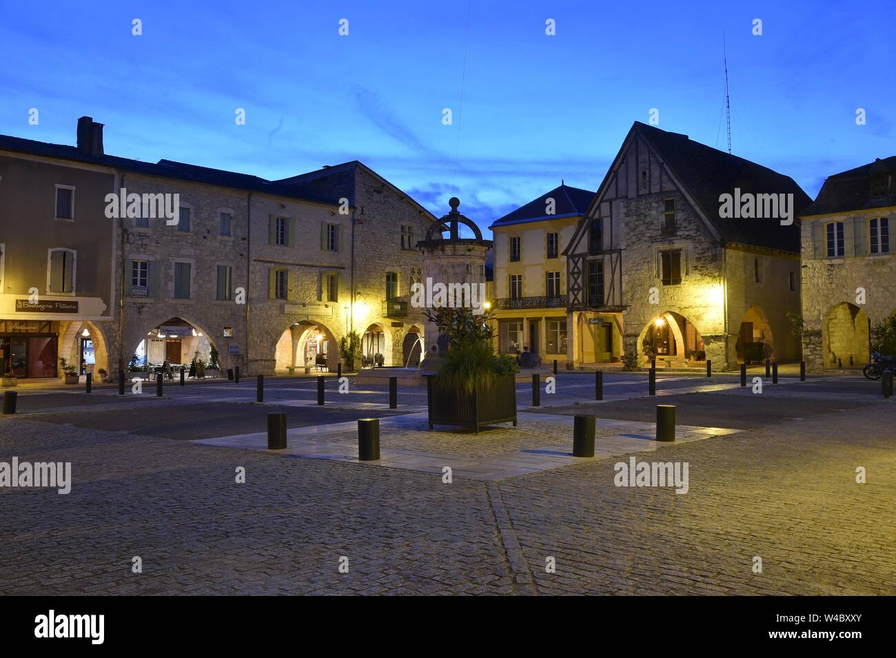 Eymet village hi-res stock photography and images - Alamy