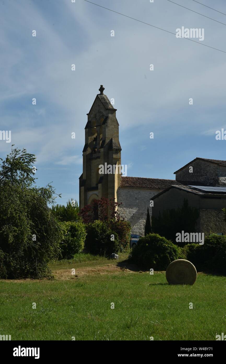 Eymet village hi-res stock photography and images - Alamy