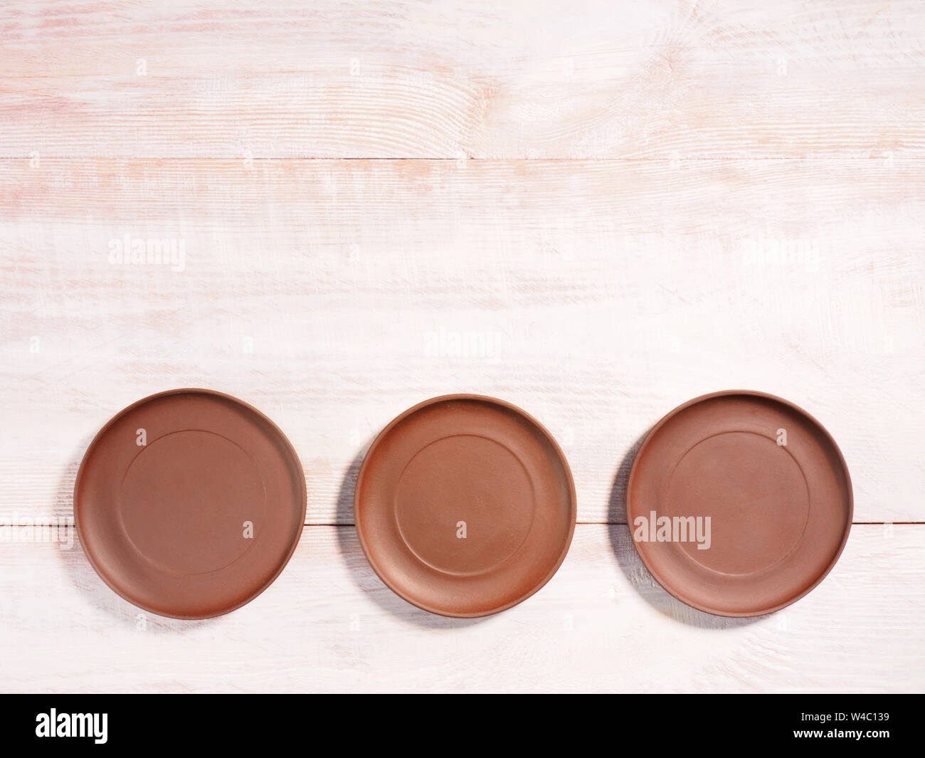 Three clay plates hi-res stock photography and images - Alamy