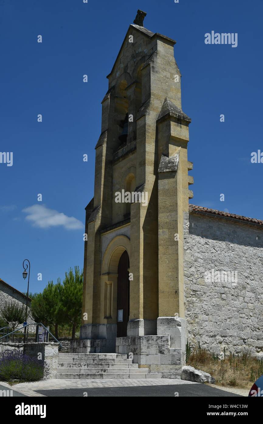 Eymet village hi-res stock photography and images - Alamy