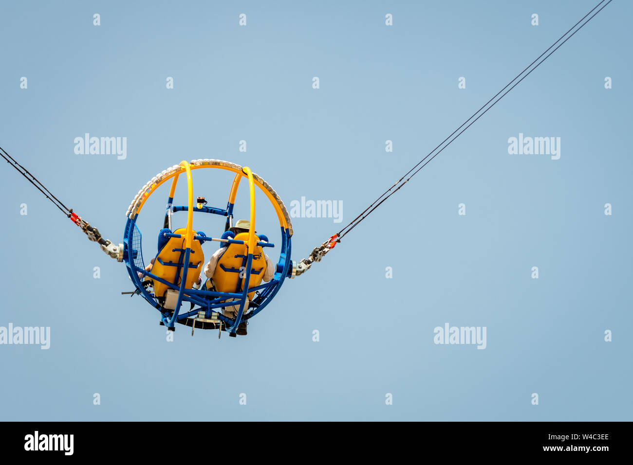 Sling shot ride hi-res stock photography and images - Alamy