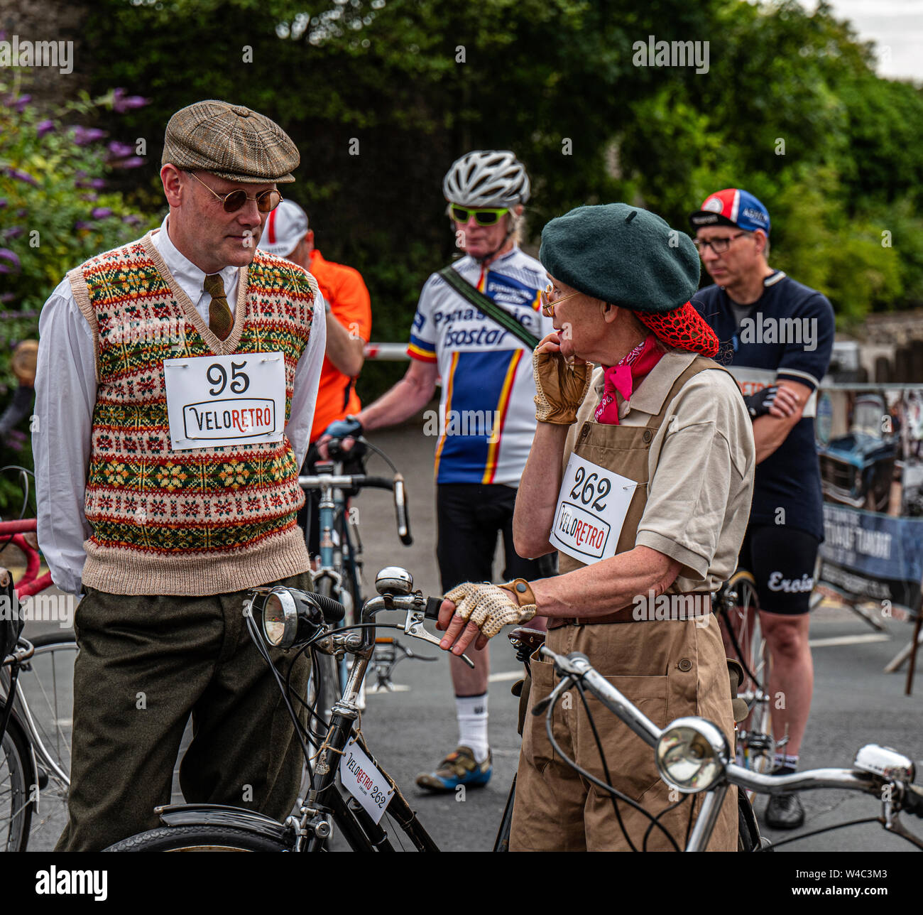 Mens vintage jumper hi-res stock photography and images - Alamy