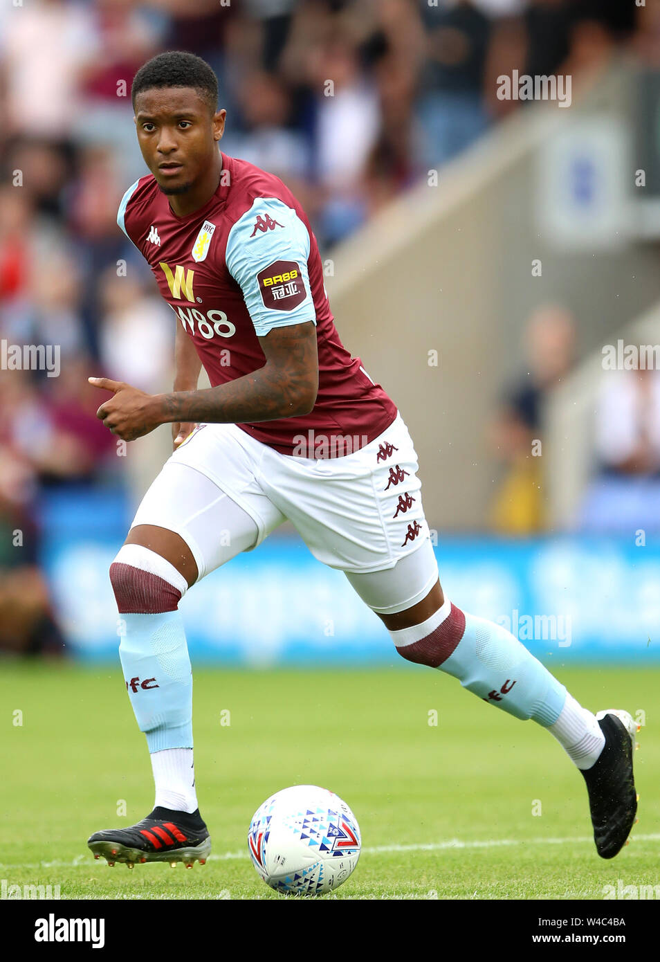Aston Villa's Ezri Konsa Stock Photo - Alamy