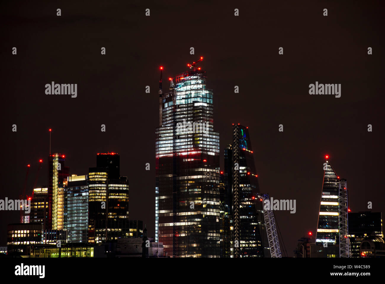 Waterloo bridge lights hi-res stock photography and images - Alamy