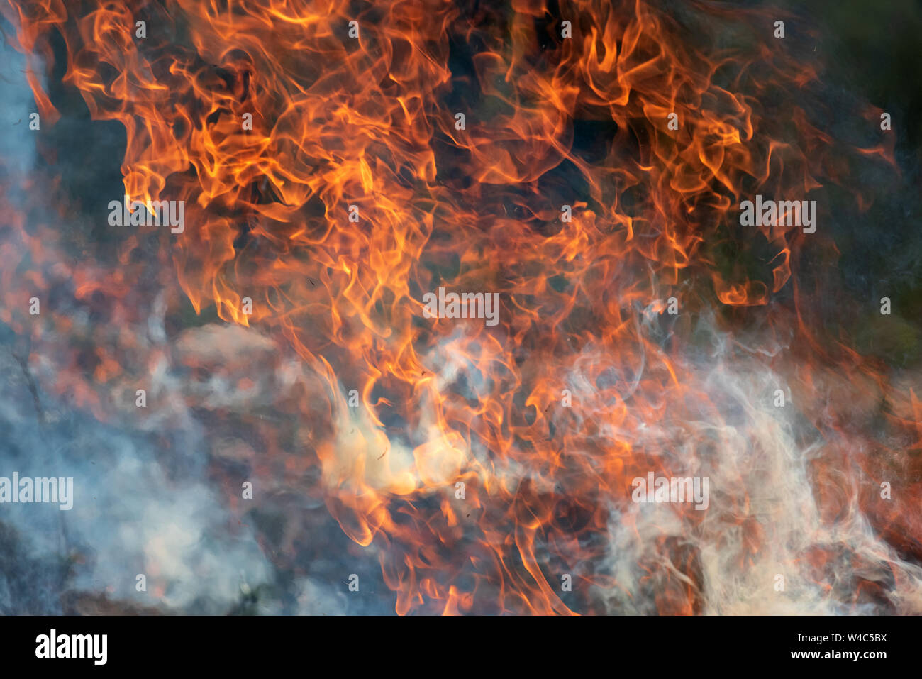 Flames and smoke, fire background Stock Photo - Alamy