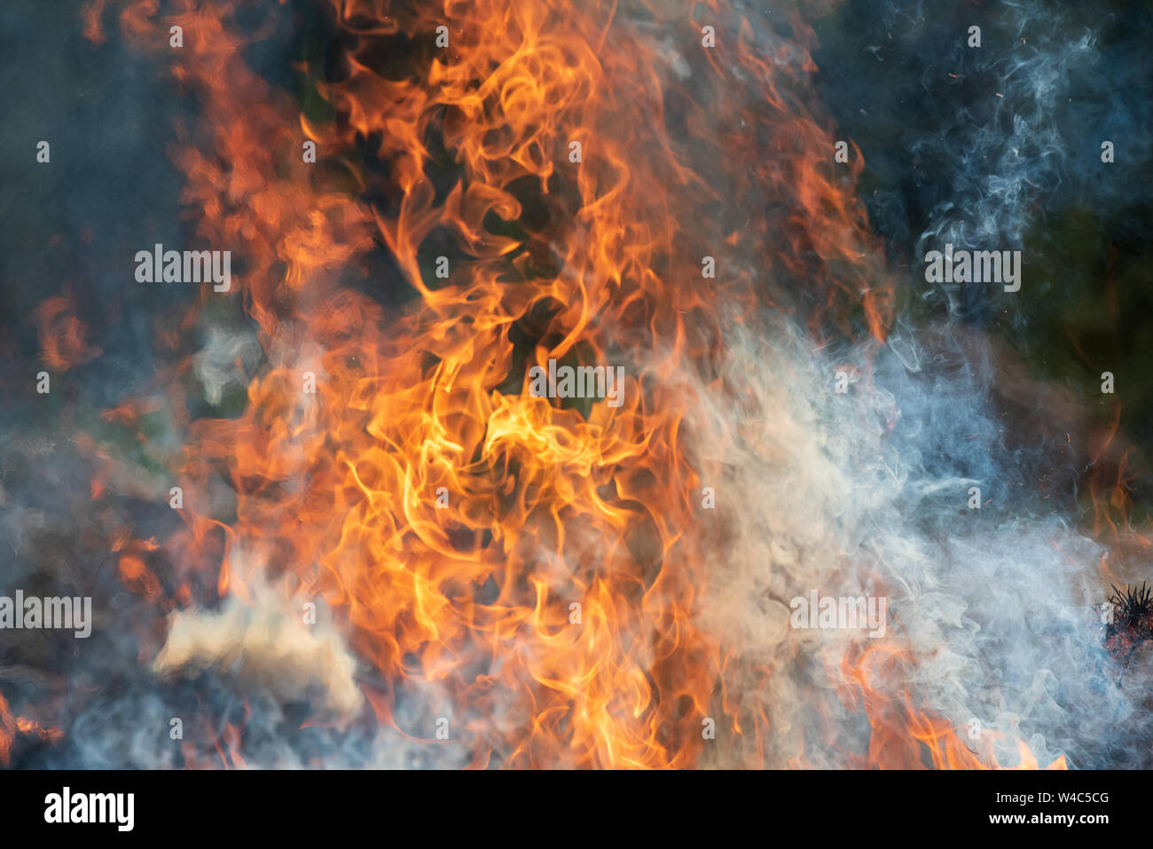 Flames and smoke, fire background Stock Photo - Alamy
