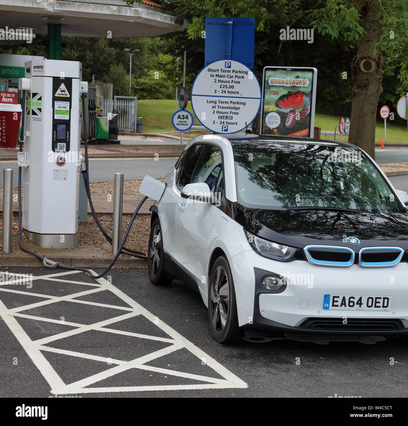 Rapid charging unit hi-res stock photography and images - Alamy
