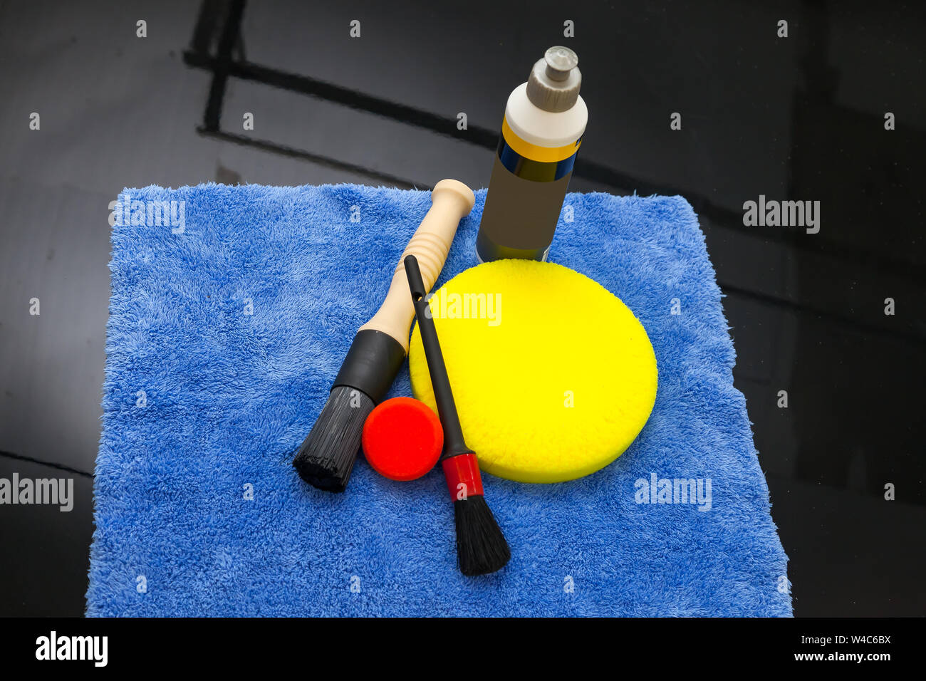 Polishing armor hi-res stock photography and images - Alamy