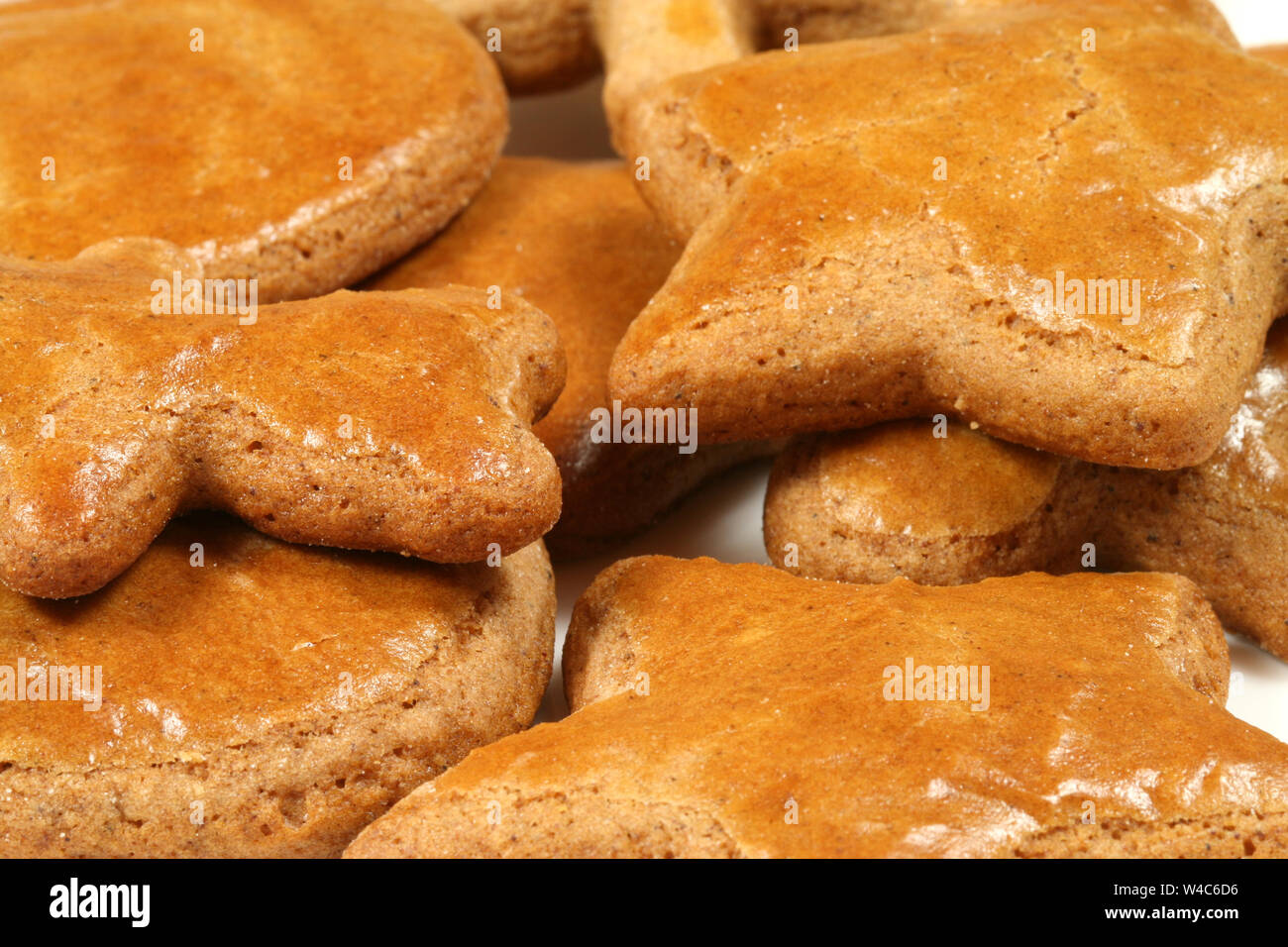 A lot of baked gingerbread cookies. Christmas sweets Stock Photo - Alamy