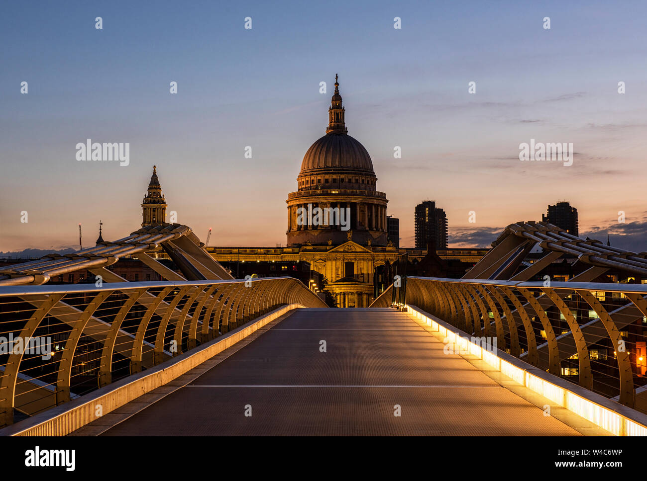 Sunrise at the Millennium Bridge, London England UK Stock Photo - Alamy Sunrise at the Millennium Bridge, London England UK Stock Photo - Alamy