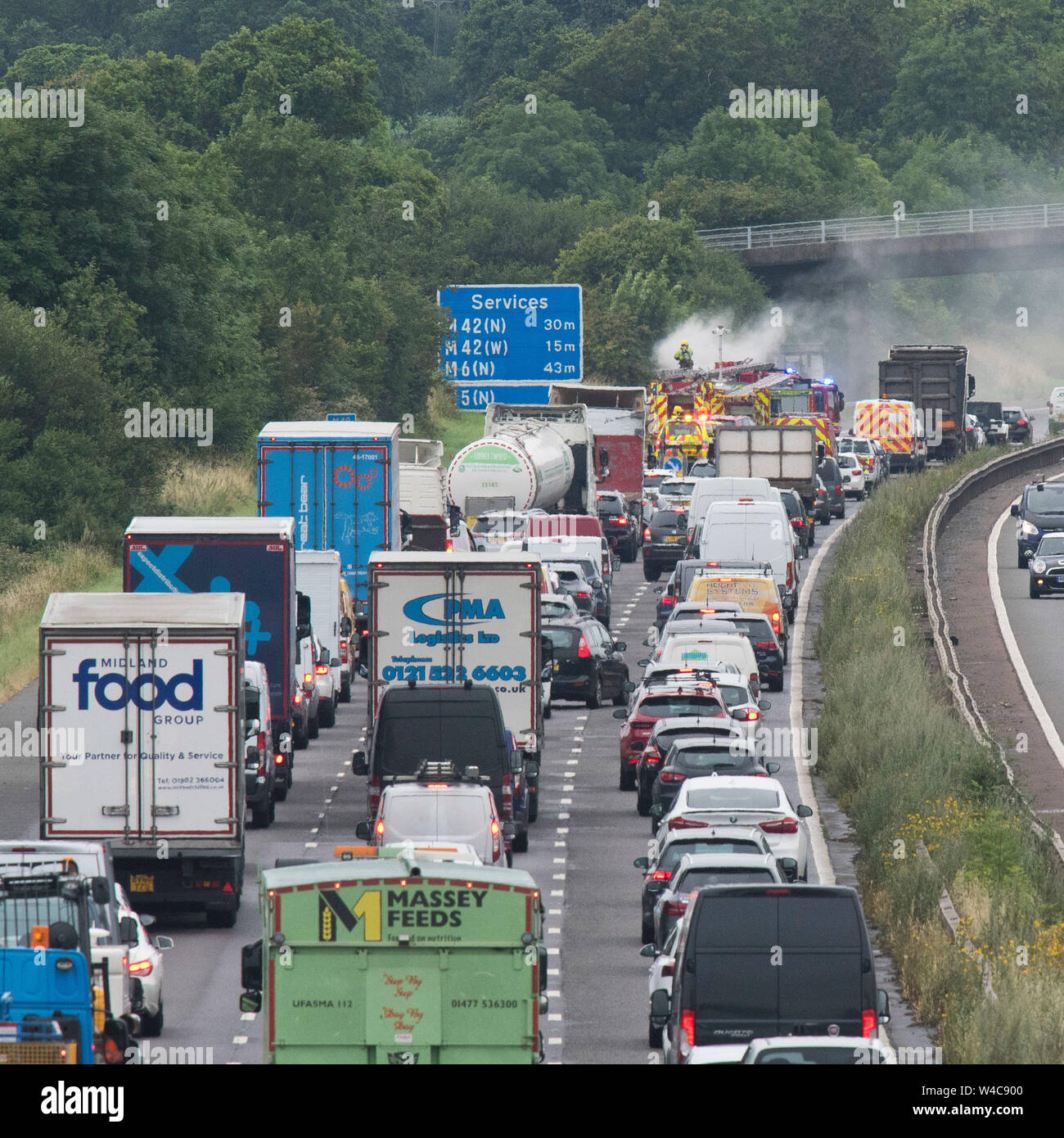 Lorry truck m40 motorway hi-res stock photography and images - Alamy