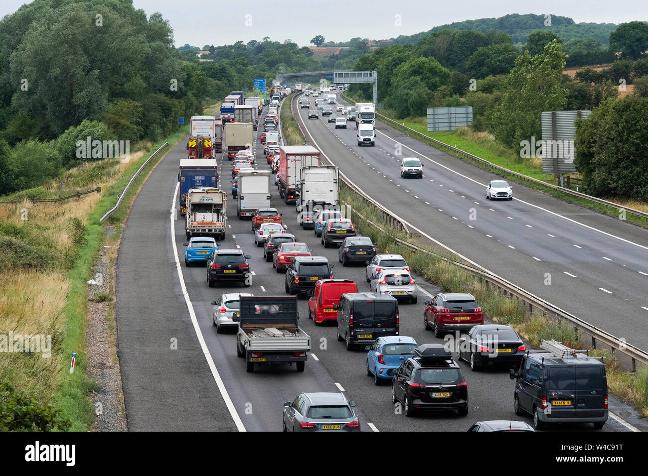 Lorry m40 motorway hi-res stock photography and images - Alamy