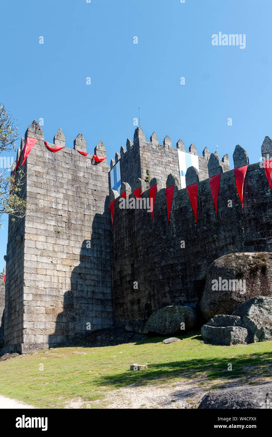 Castelo de Guimaraes, medieval stone castle, towers, flags, old, Europe ...