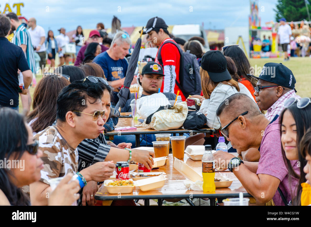 Filipinos eating hi-res stock photography and images - Alamy