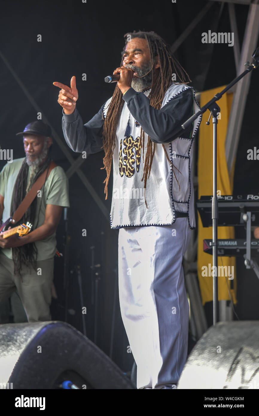 Twinkle singer hi-res stock photography and images - Alamy