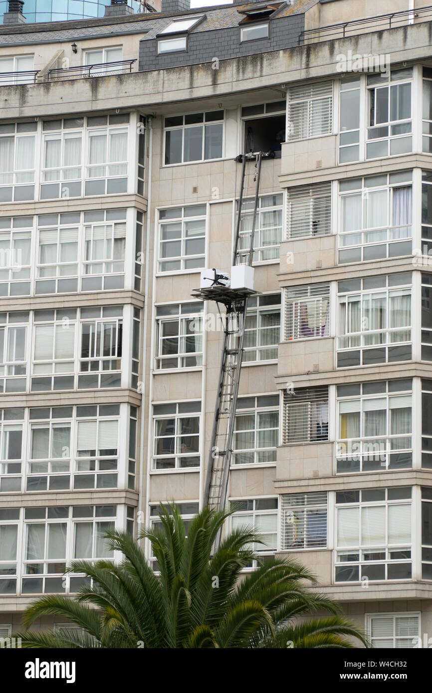 Moving dolly hi-res stock photography and images - Alamy