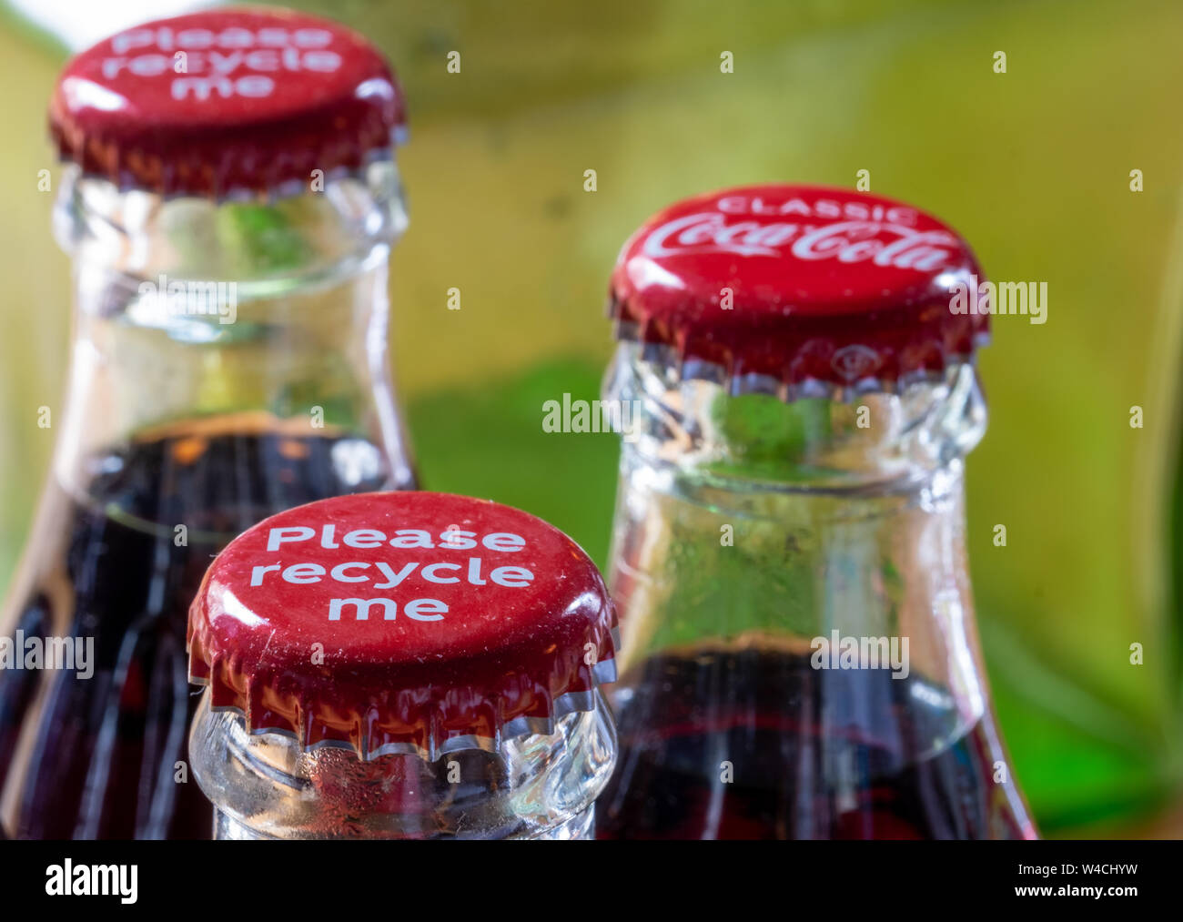 Please recycle me bottle cap hi-res stock photography and images - Alamy