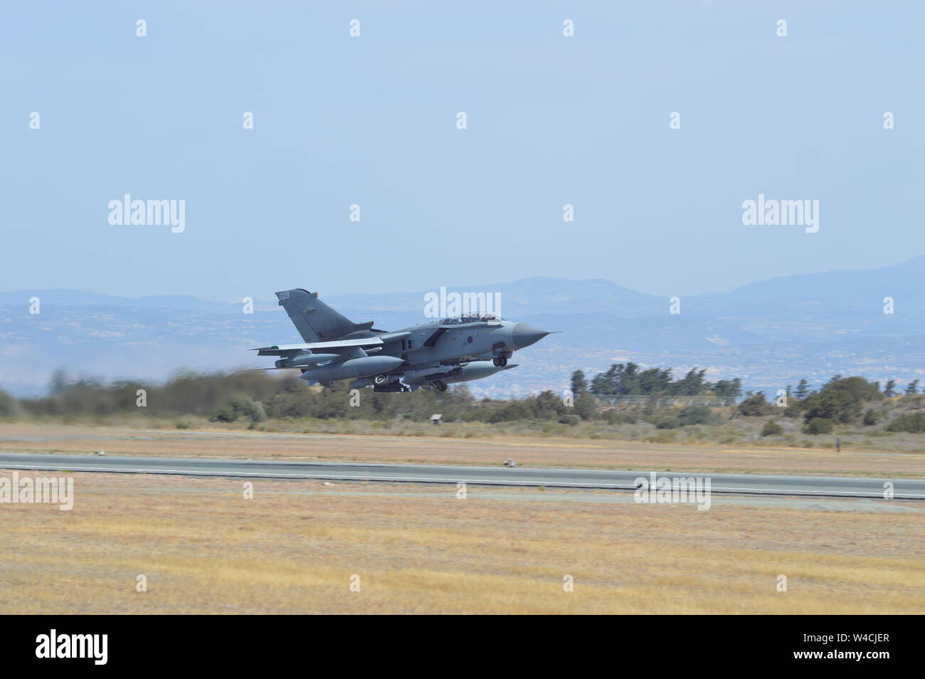 Royal Air Force Jets taking off for Operation Shader Stock Photo - Alamy