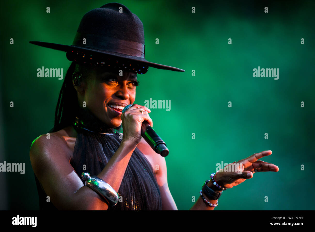 British singer skye edwards hi-res stock photography and images - Alamy