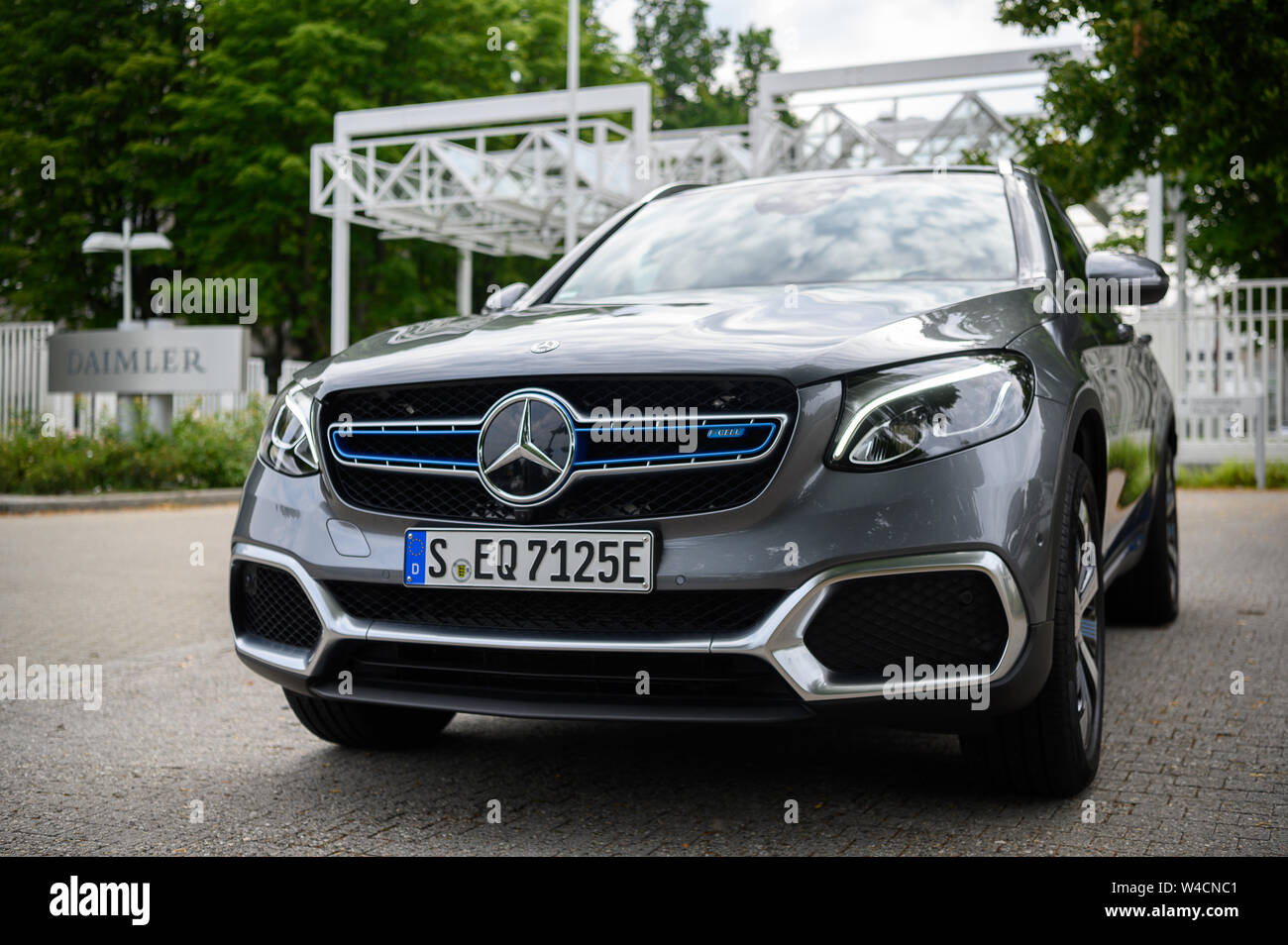 Mercedes glc front hi-res stock photography and images - Alamy