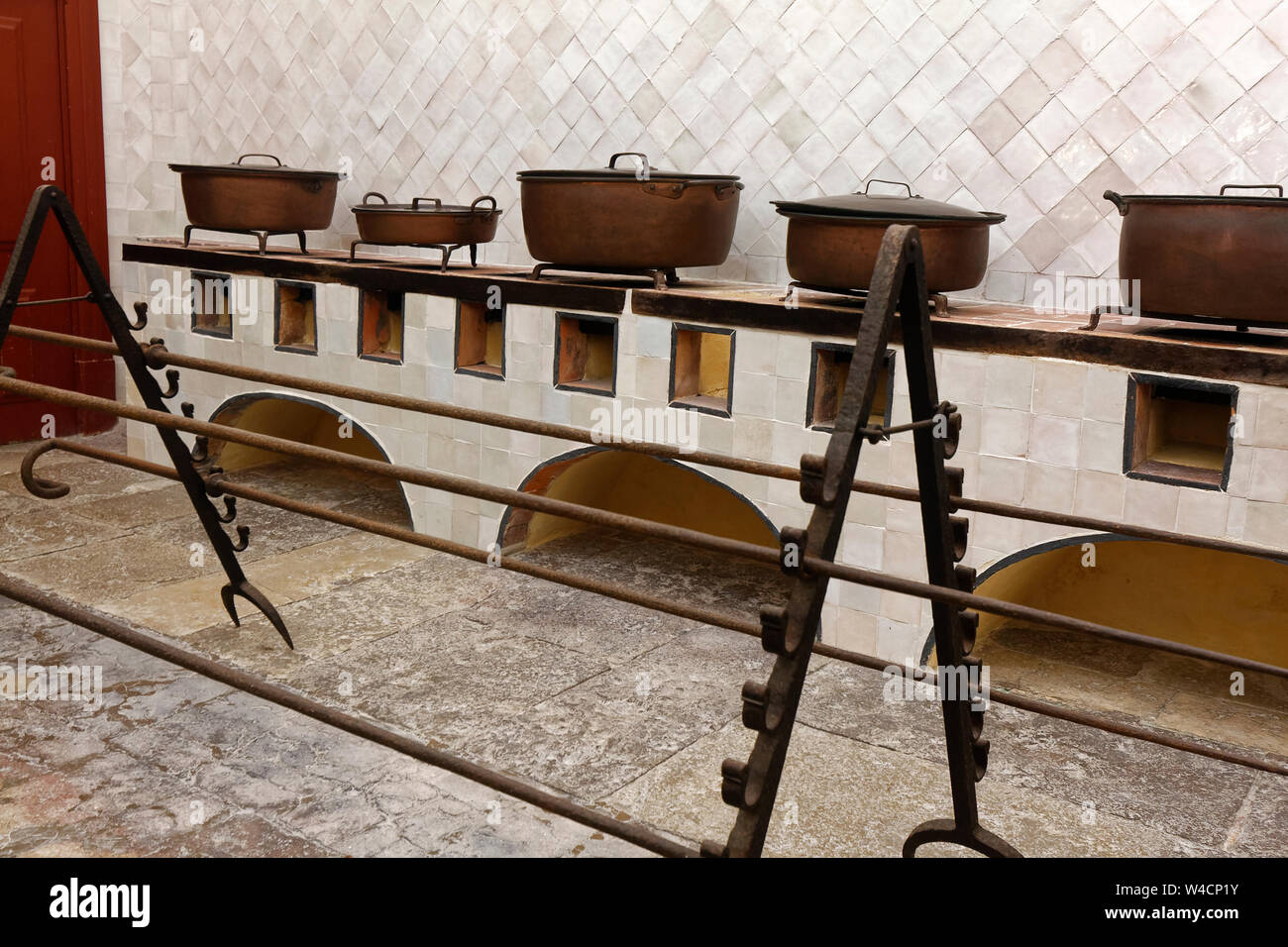large old kitchen, pots, hanging rods, fire boxes, Palacio National ...