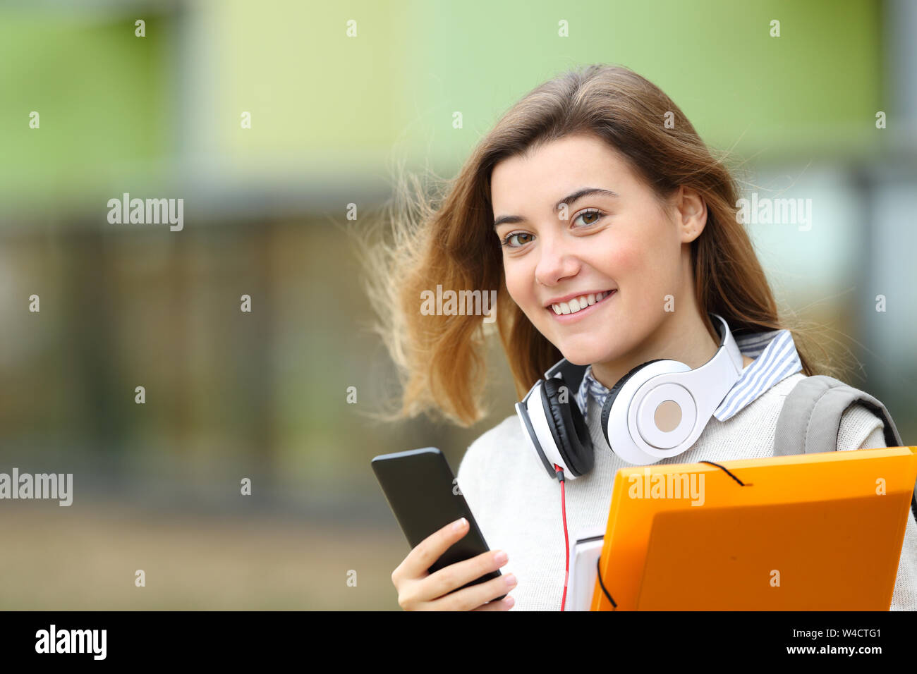 School student headphones classroom hi-res stock photography and images ...