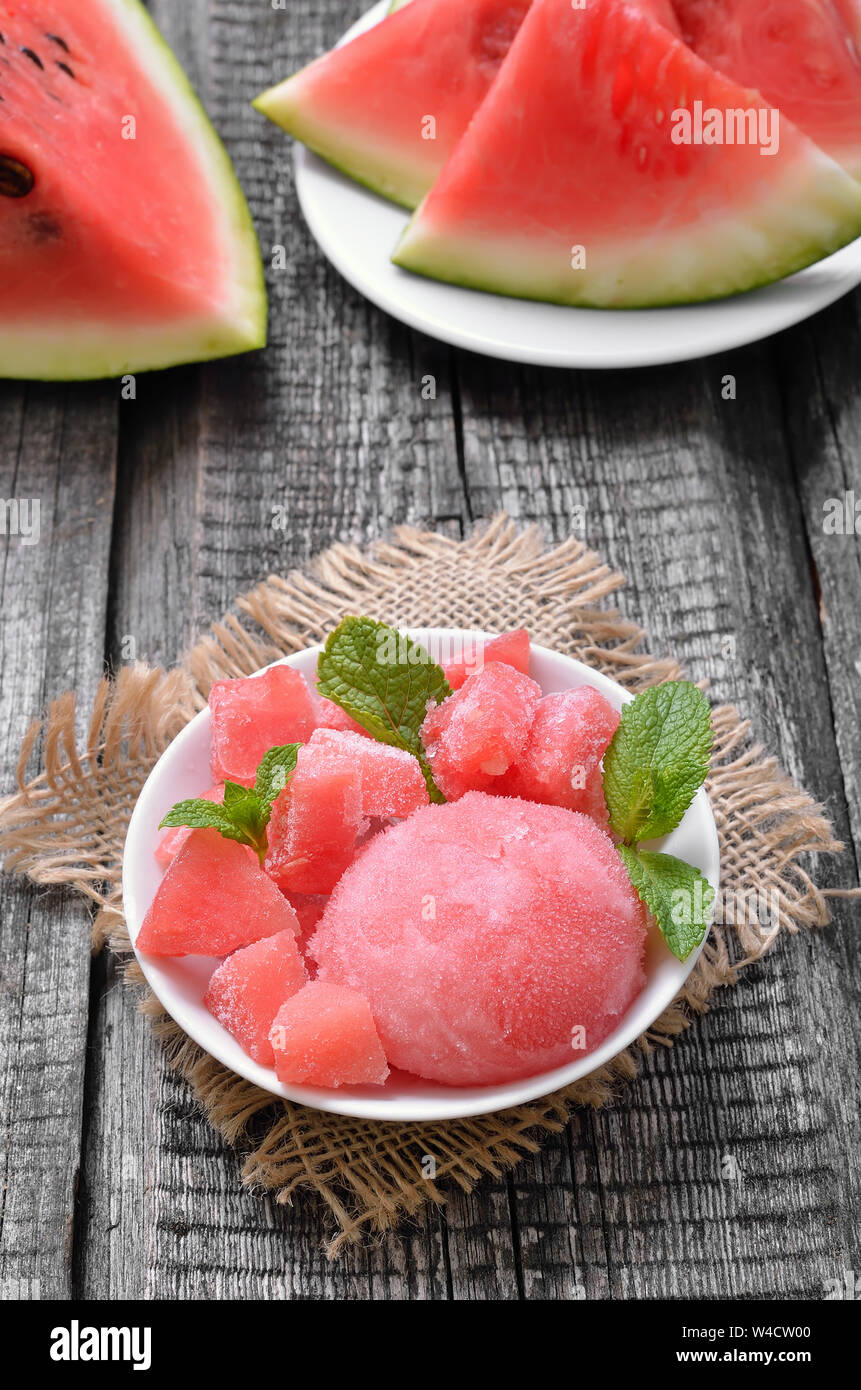 Melon ice cream hi-res stock photography and images - Alamy
