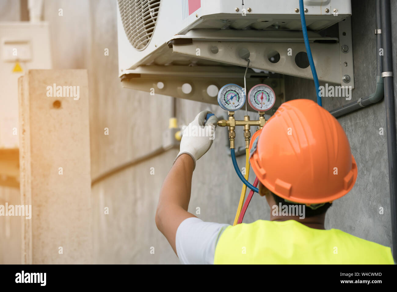 Refrigerant meter hi-res stock photography and images - Alamy