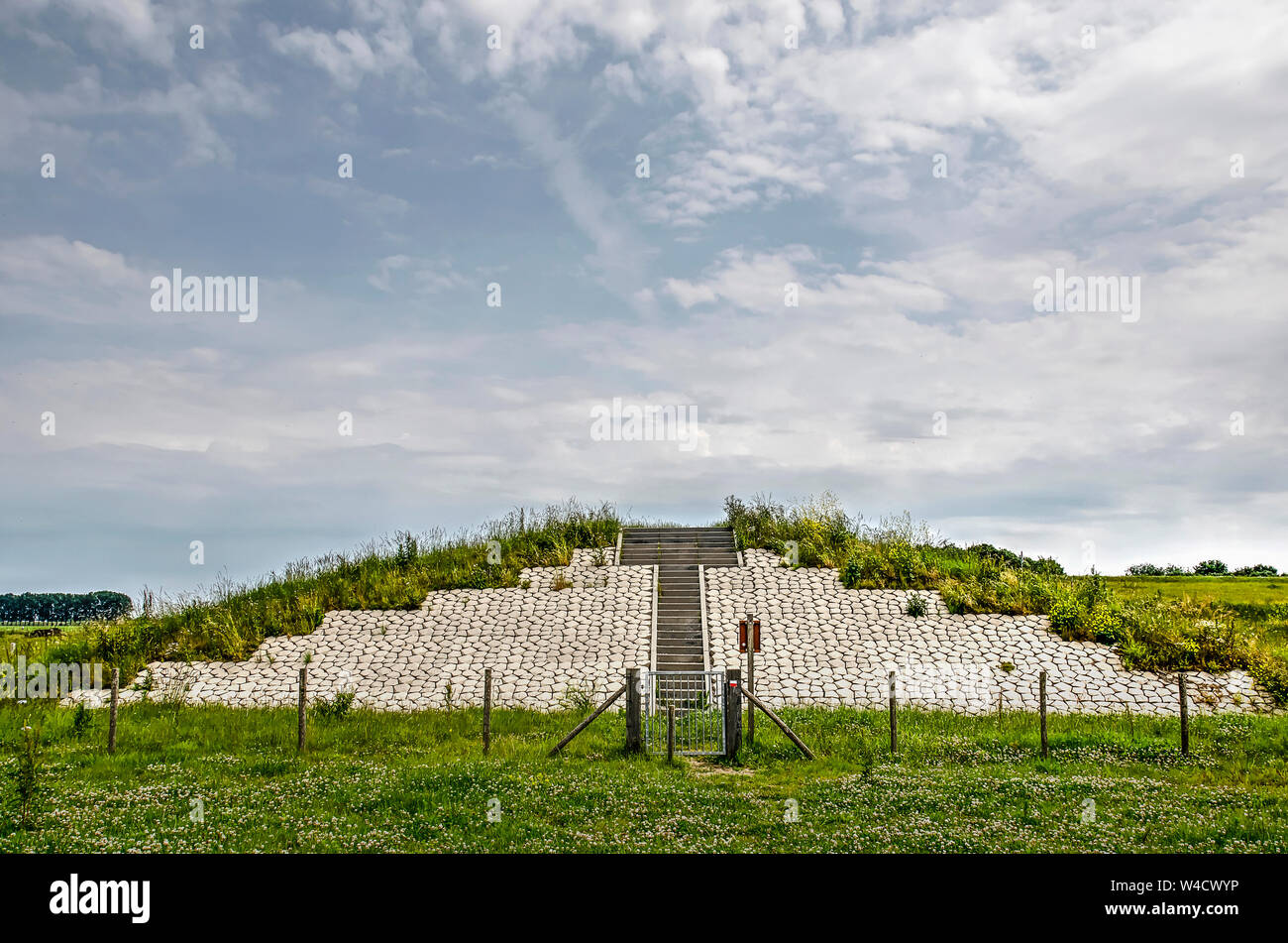 Dike slope hi-res stock photography and images - Alamy