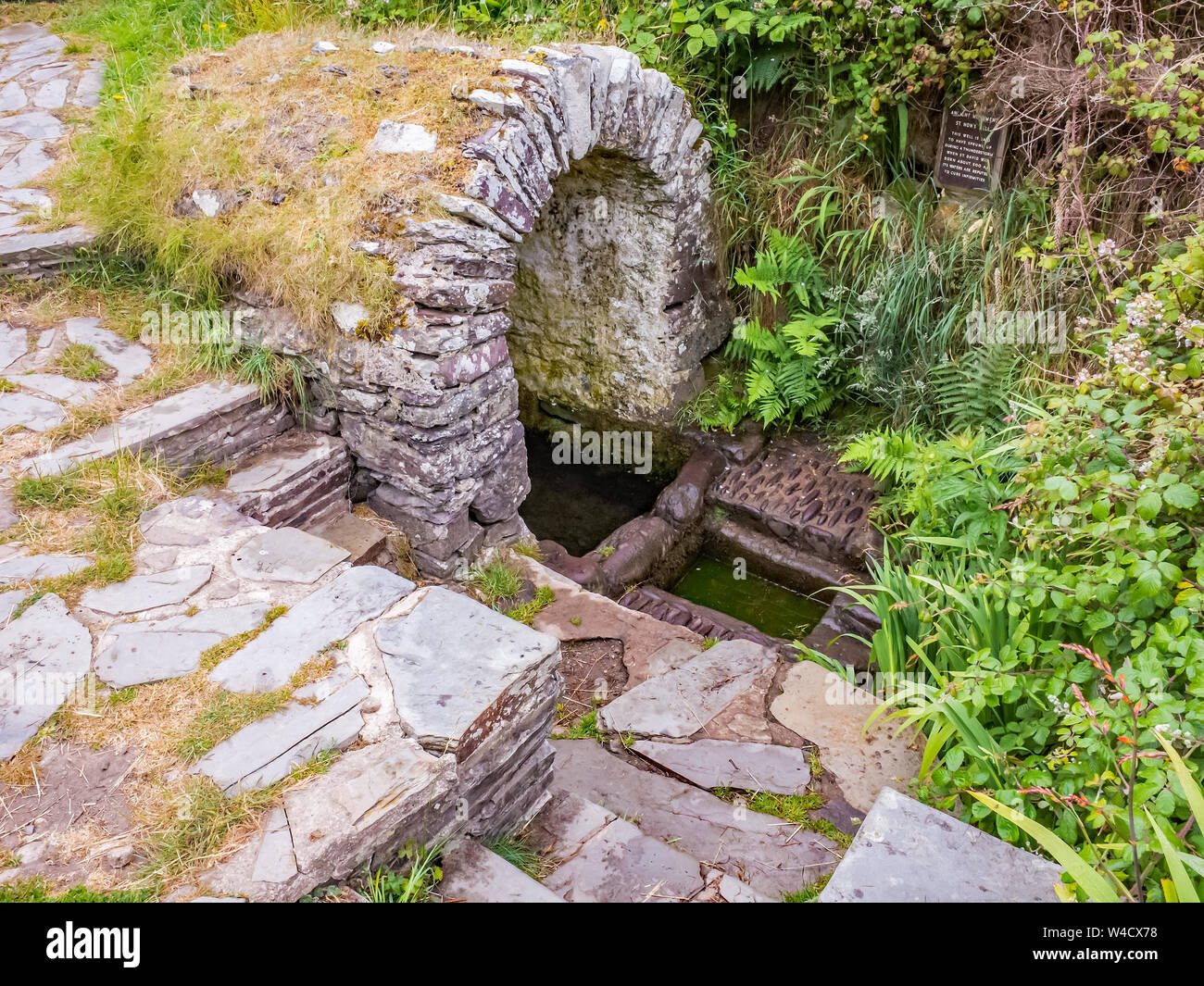 St non's well hi-res stock photography and images - Alamy