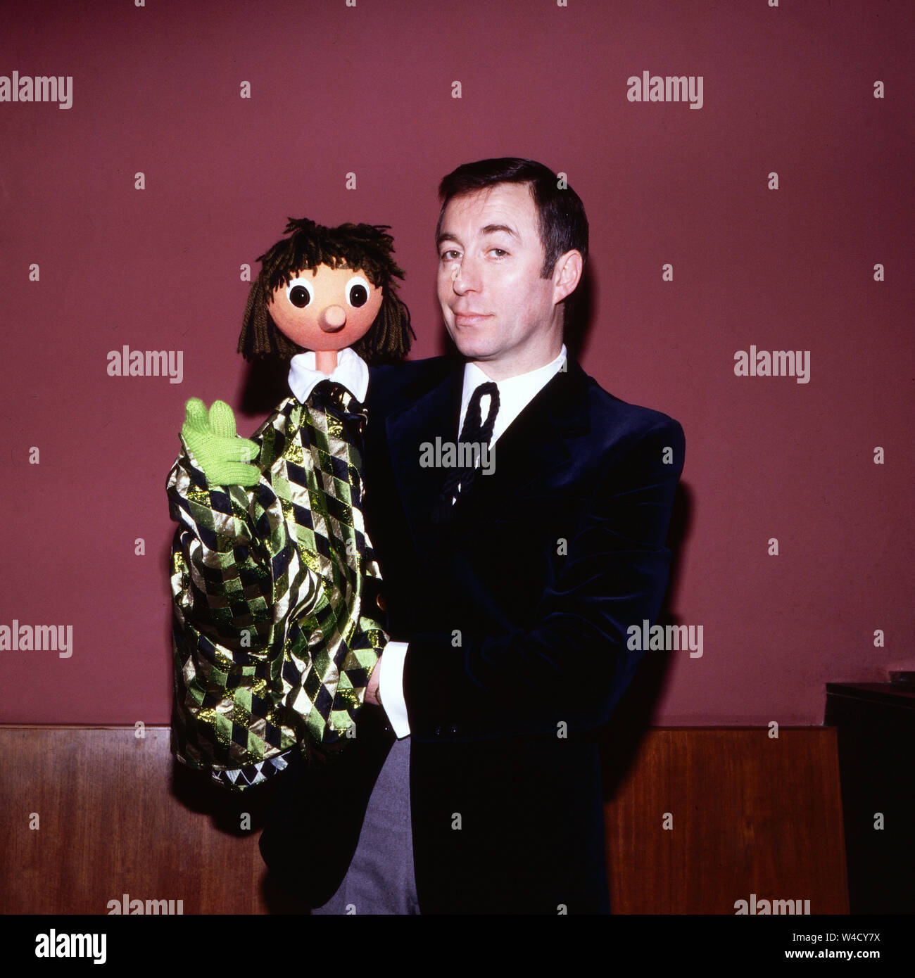 Andre Tahon, französischer Puppenspieler, Deutschland 1979. French ...