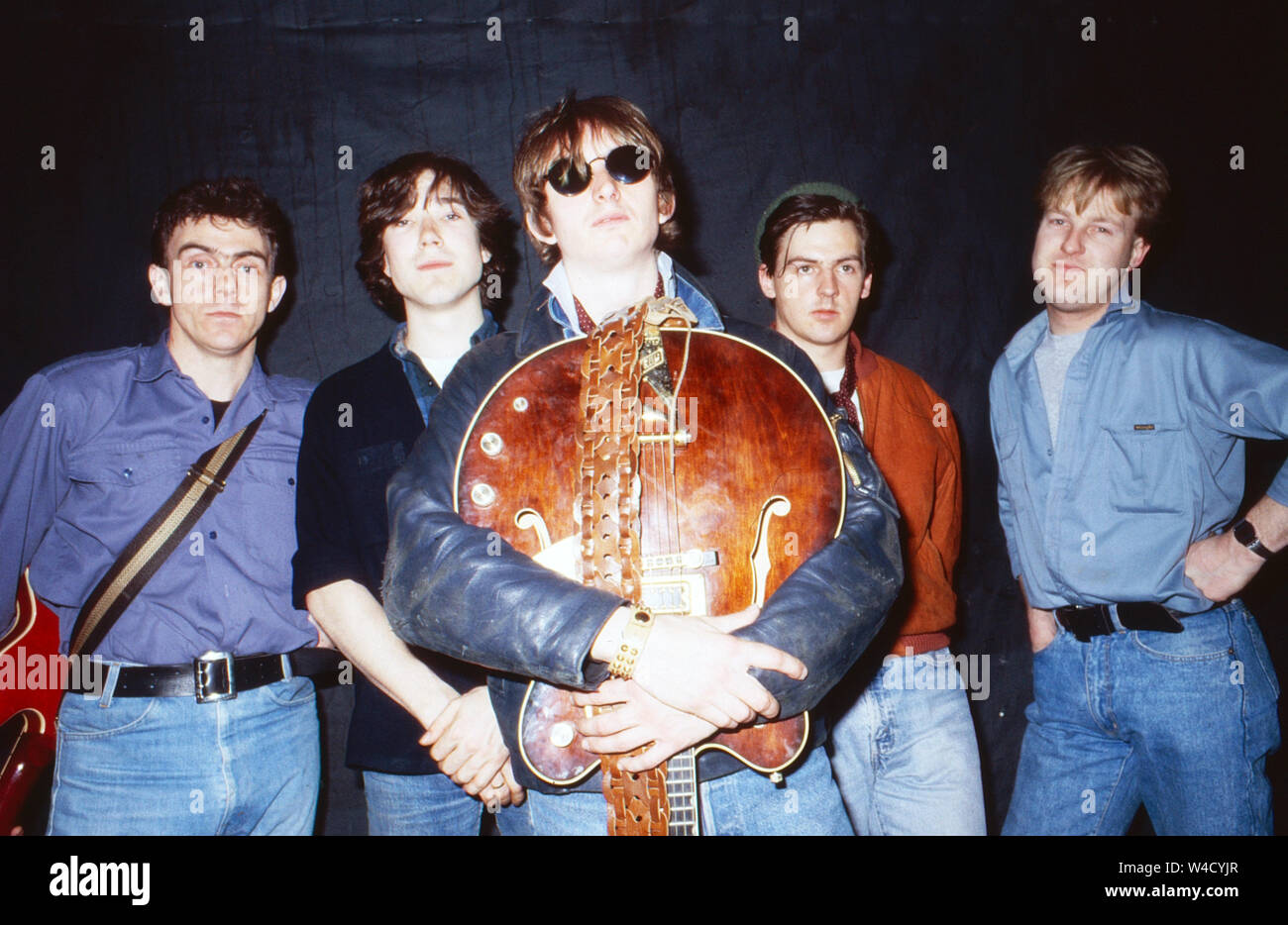 Talk talk hi-res stock photography and images - Alamy