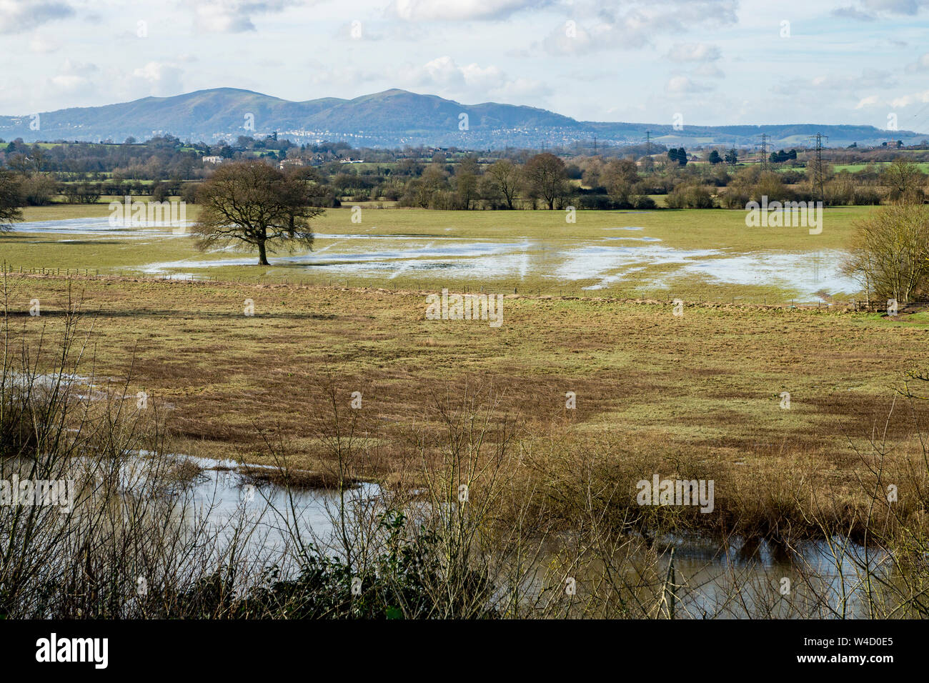 Winter flooding along the River Severn floodplain in Worcestershire ...