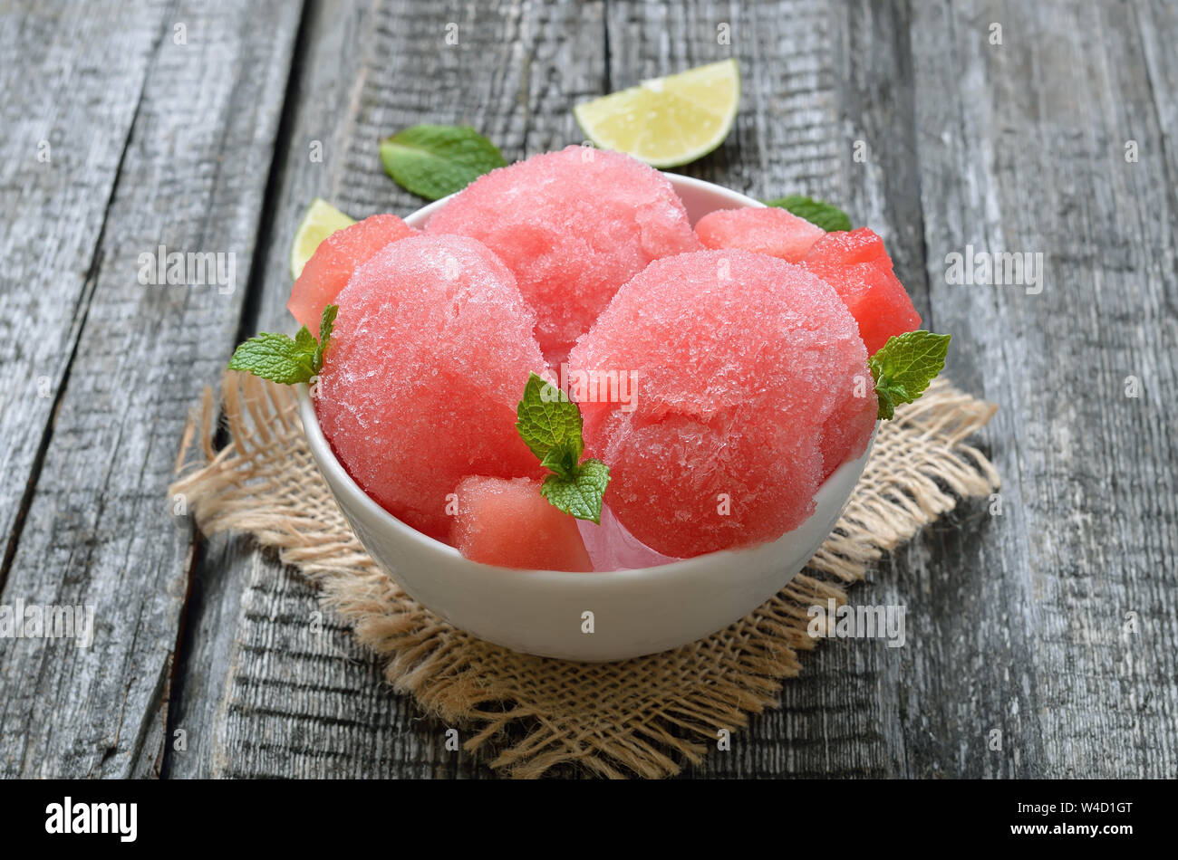 Watermelon ice cream hi-res stock photography and images - Alamy