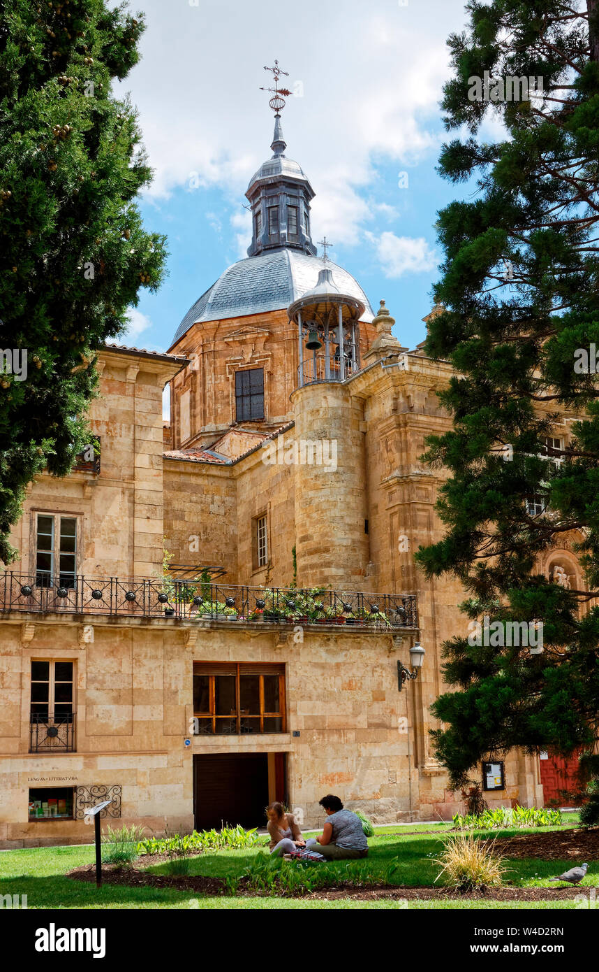 Old sandstone building hi-res stock photography and images - Alamy