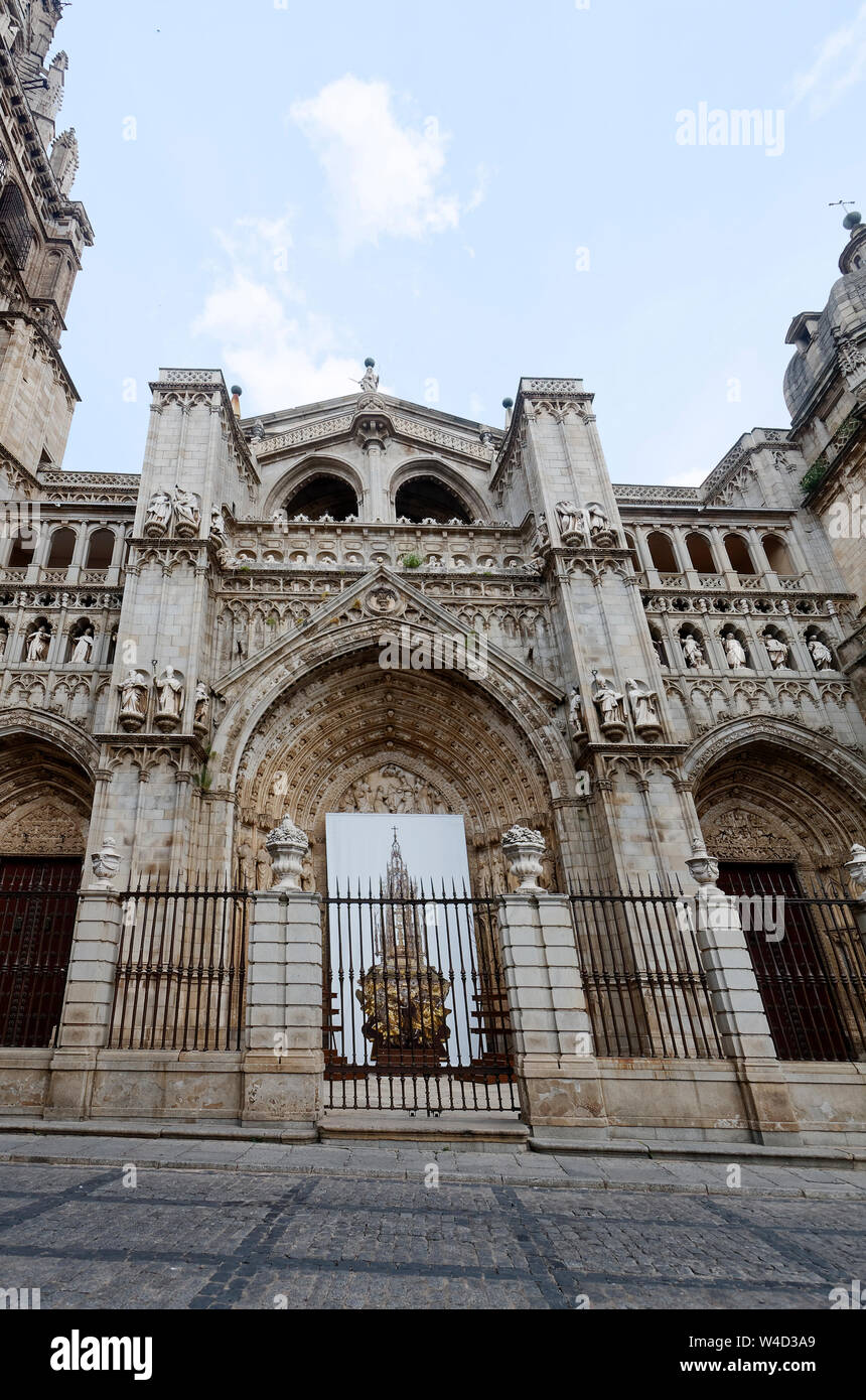 Primate Cathedral, old Catholic Church, 11-15 centuries, ornate ...