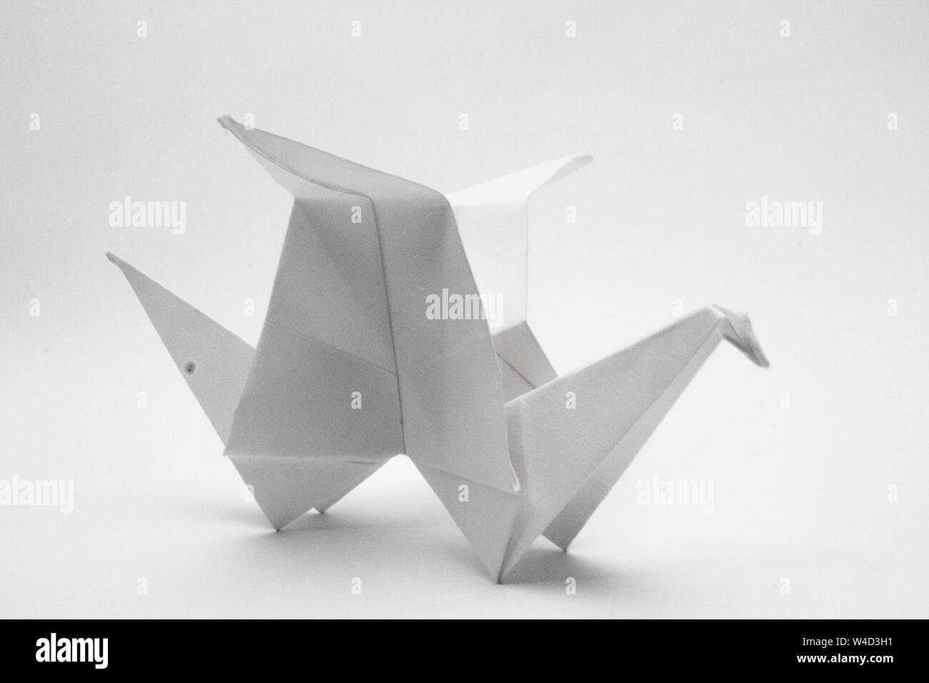 White origami handmade paper hi-res stock photography and images - Alamy