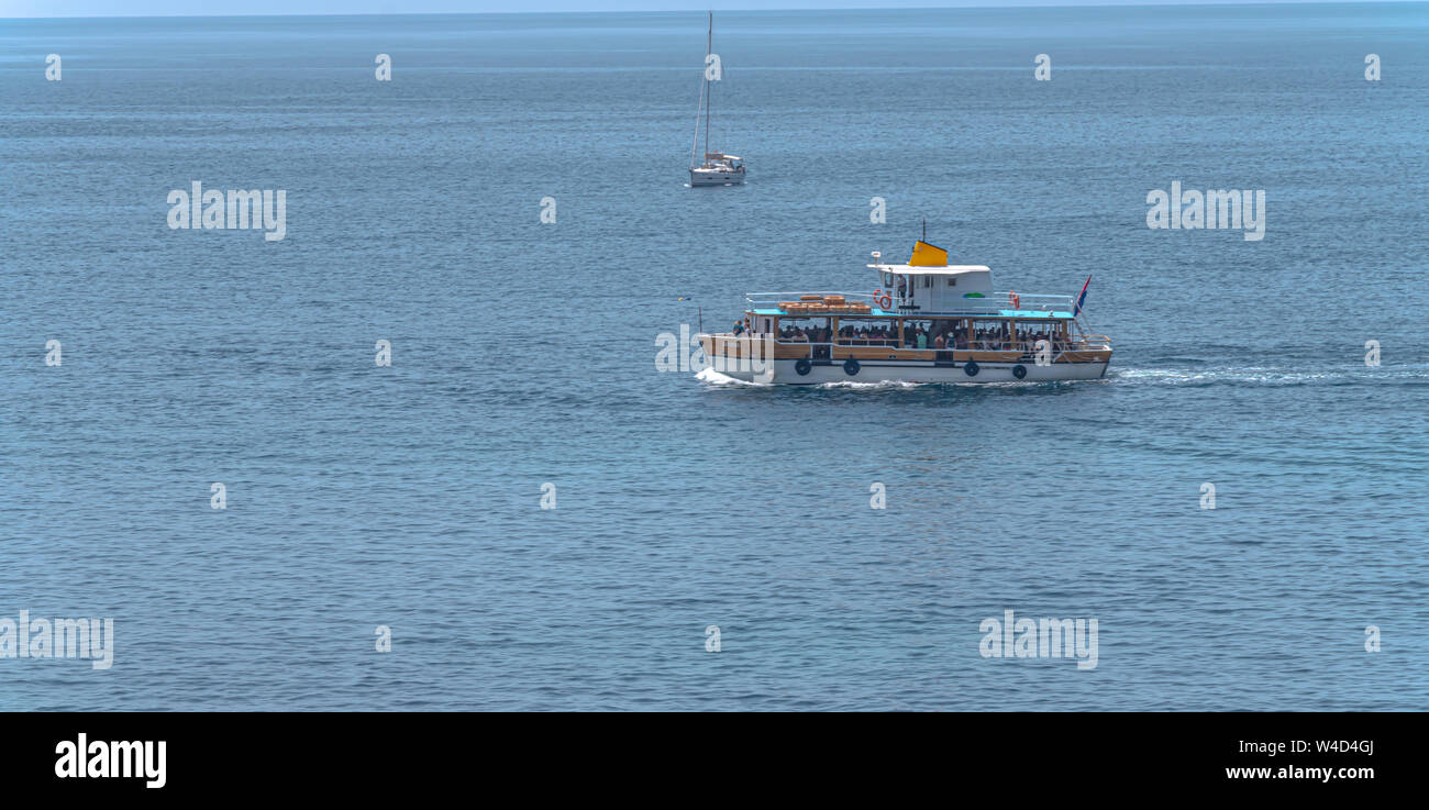 Sail ship speed hi-res stock photography and images - Alamy