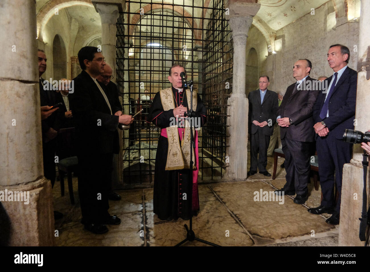 Cripta del sepolcro hi-res stock photography and images - Alamy