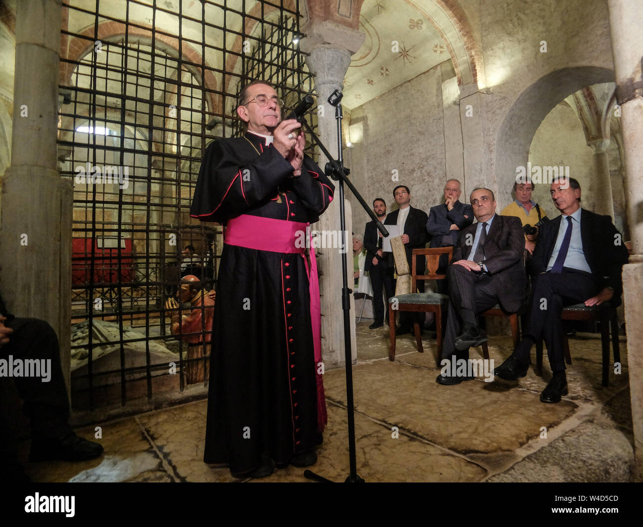 Cripta di san sepolcro hi-res stock photography and images - Alamy