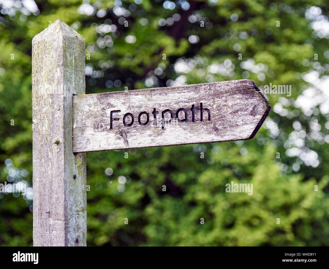 Wooden footpath sign hi-res stock photography and images - Alamy