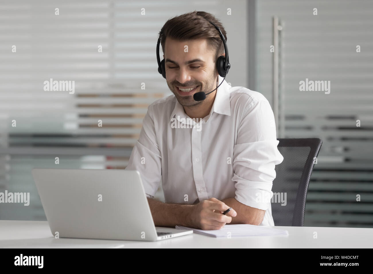 Business conference center hi-res stock photography and images - Alamy