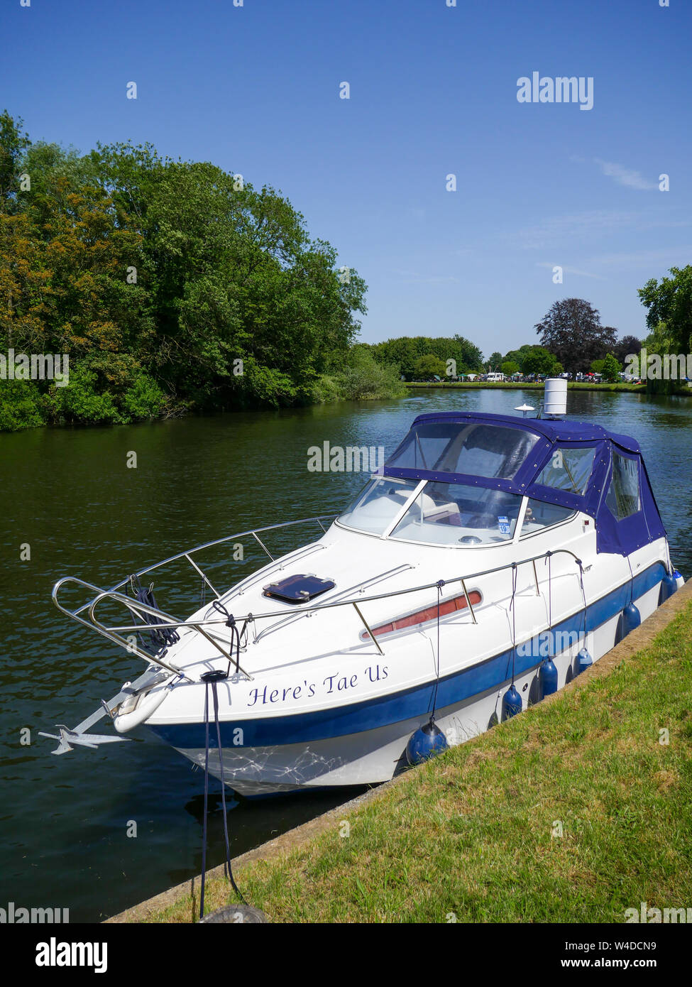 Luxury Boat, River Thames, Runnymede Pleasure Grounds, Egham, Surrey ...