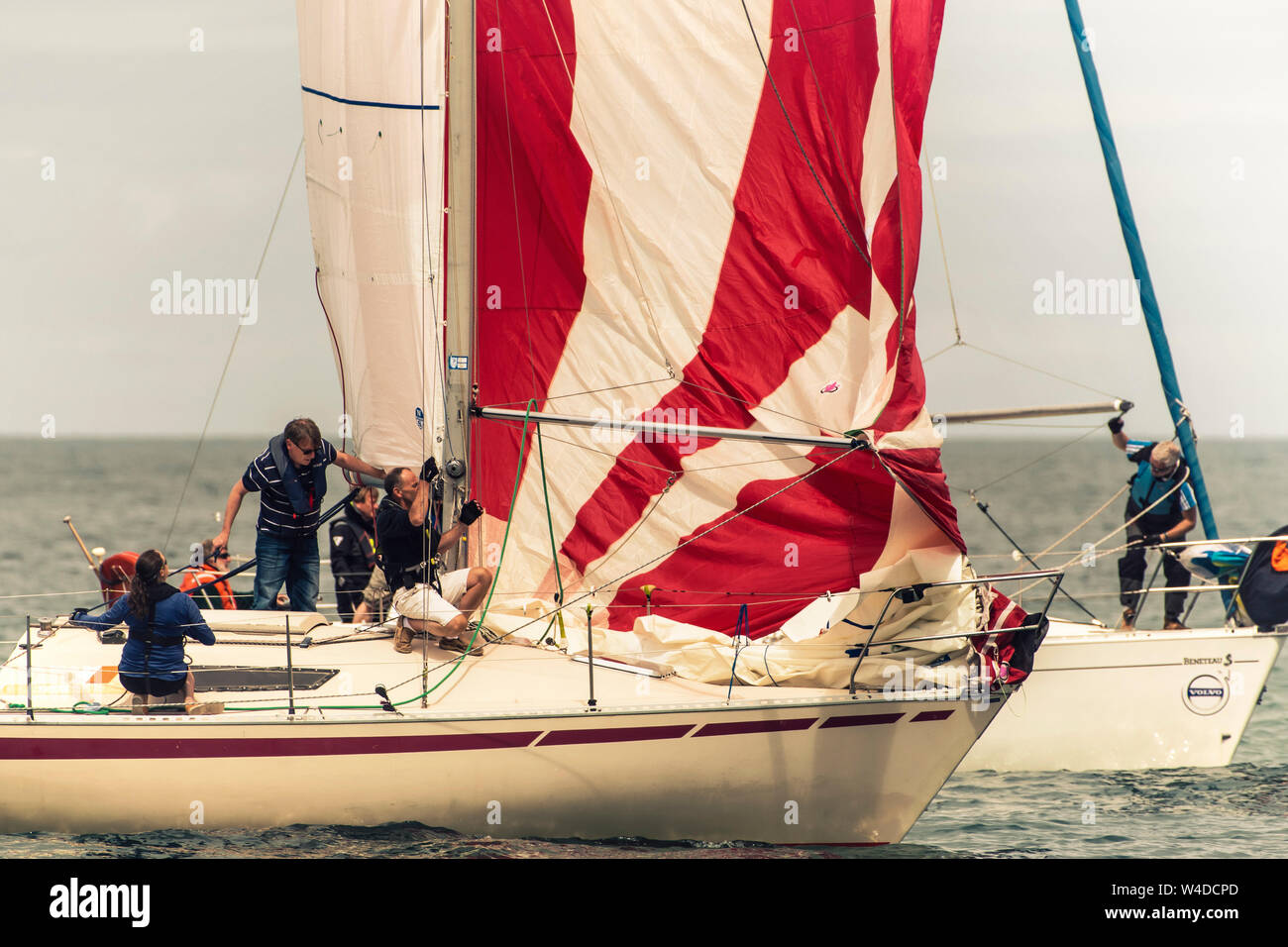 Yacht crew working together hi-res stock photography and images - Alamy