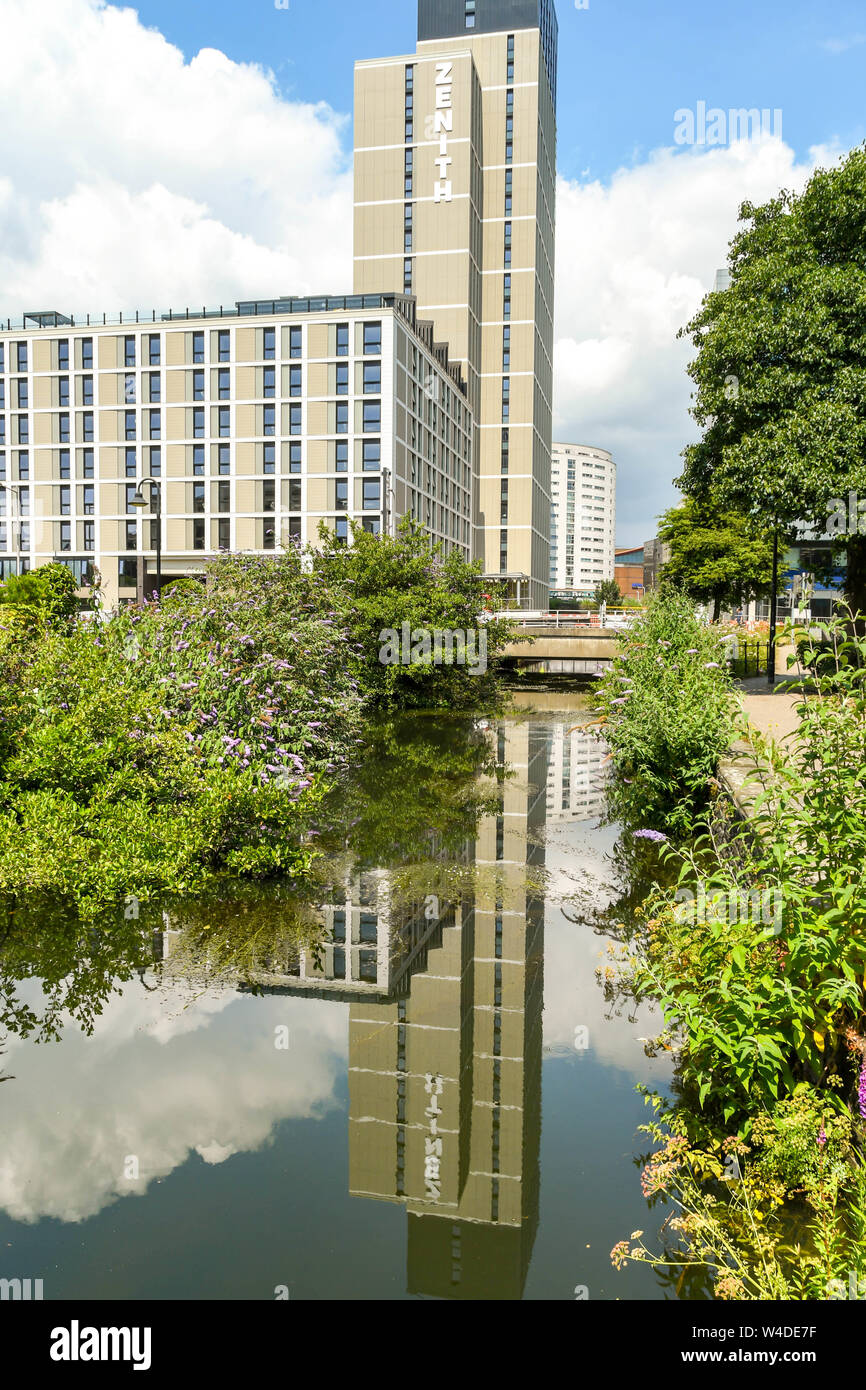 Zenith logo hi-res stock photography and images - Alamy