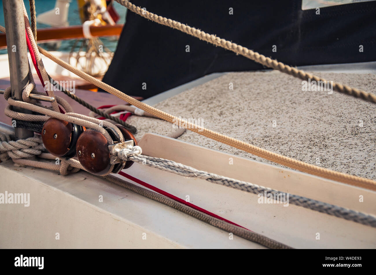 Rope and tackle hi-res stock photography and images - Alamy