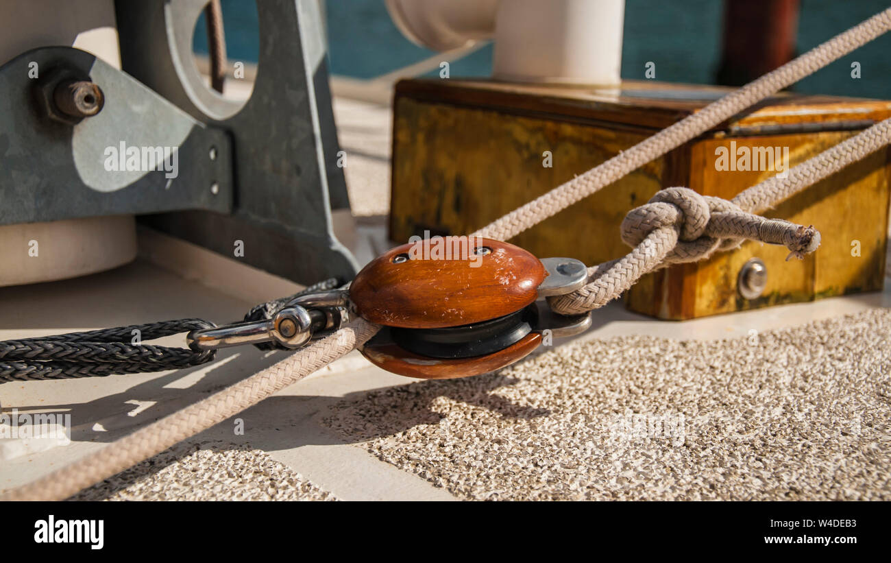 Block And Tackle High Resolution Stock Photography and Images - Alamy