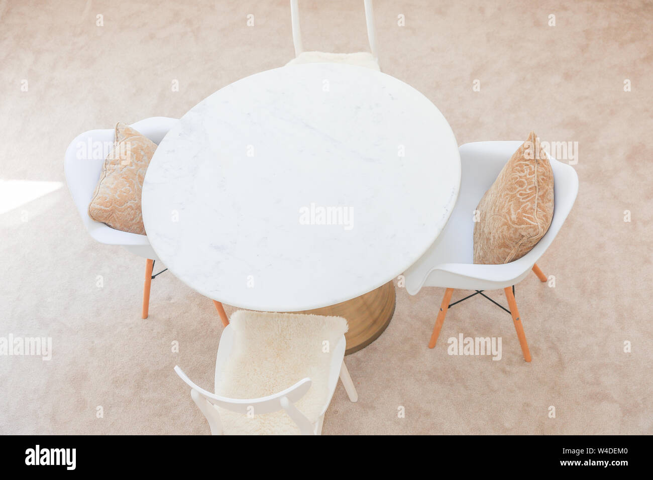 Dining table art summer hi-res stock photography and images - Alamy