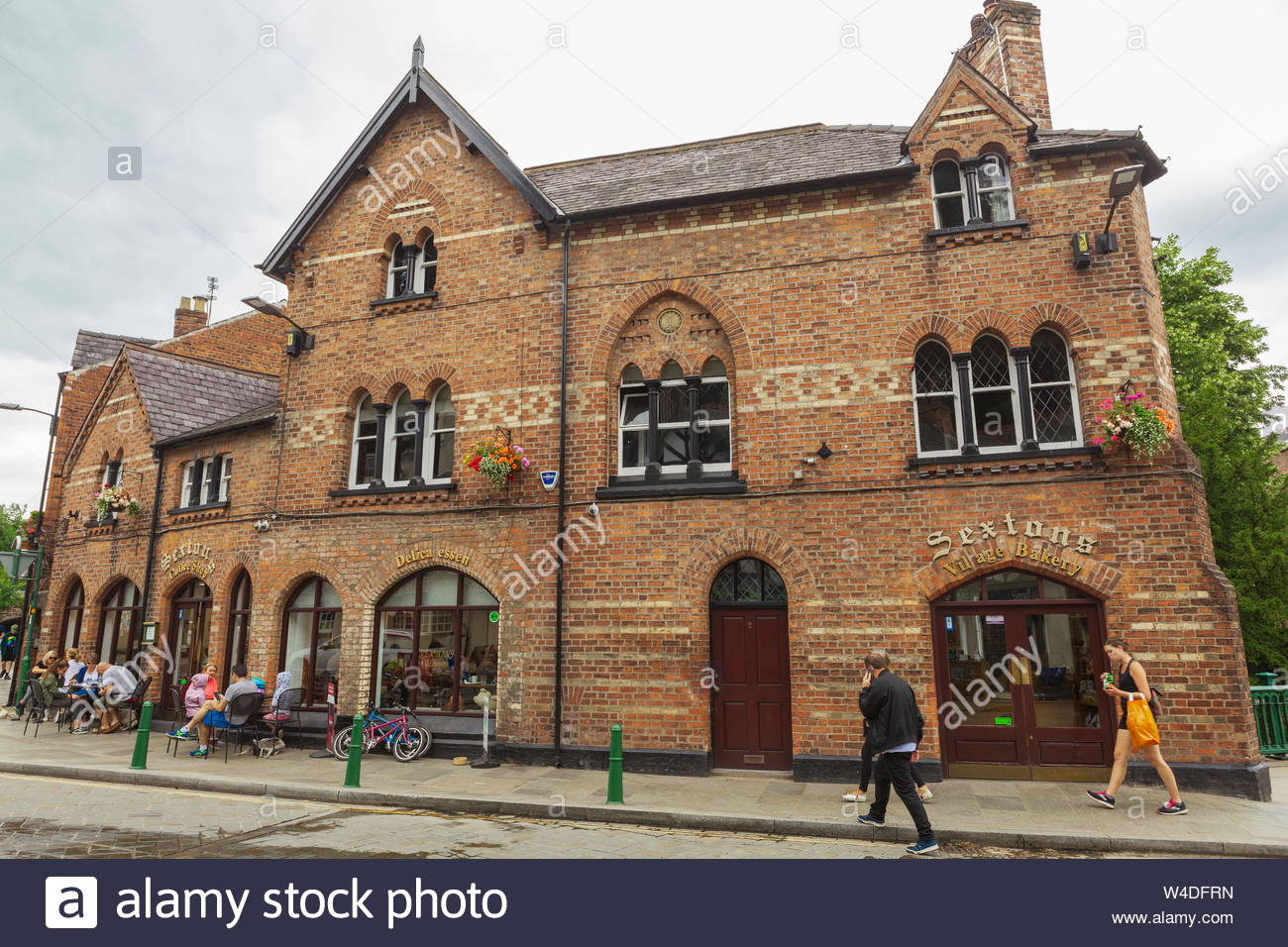 Lymm Cheshire Stock Photos & Lymm Cheshire Stock Images - Alamy