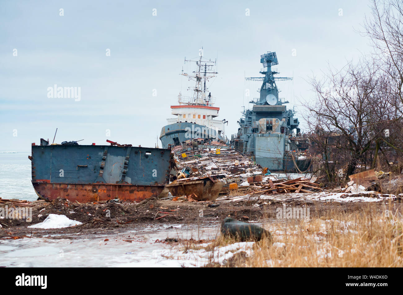 Ships funnel landmark hi-res stock photography and images - Alamy